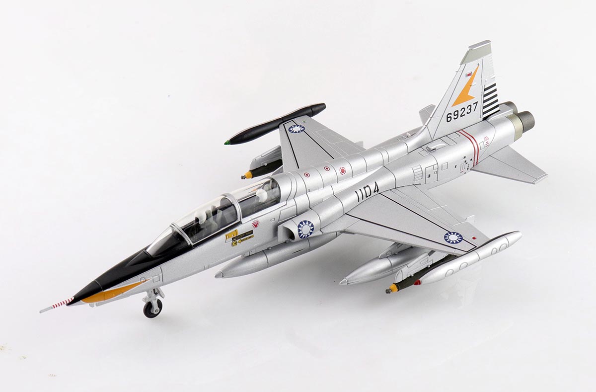 F-5B Freedom Fighter 1104/66-9237 ROCAF 1960s - Pilot's station airfield